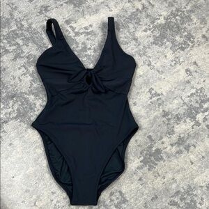 Robin Piccone | Swim | New Robin Piccone Ava Plunge Underwire One Piece ...